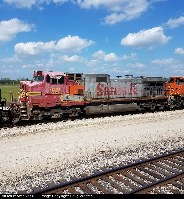 BNSF 660